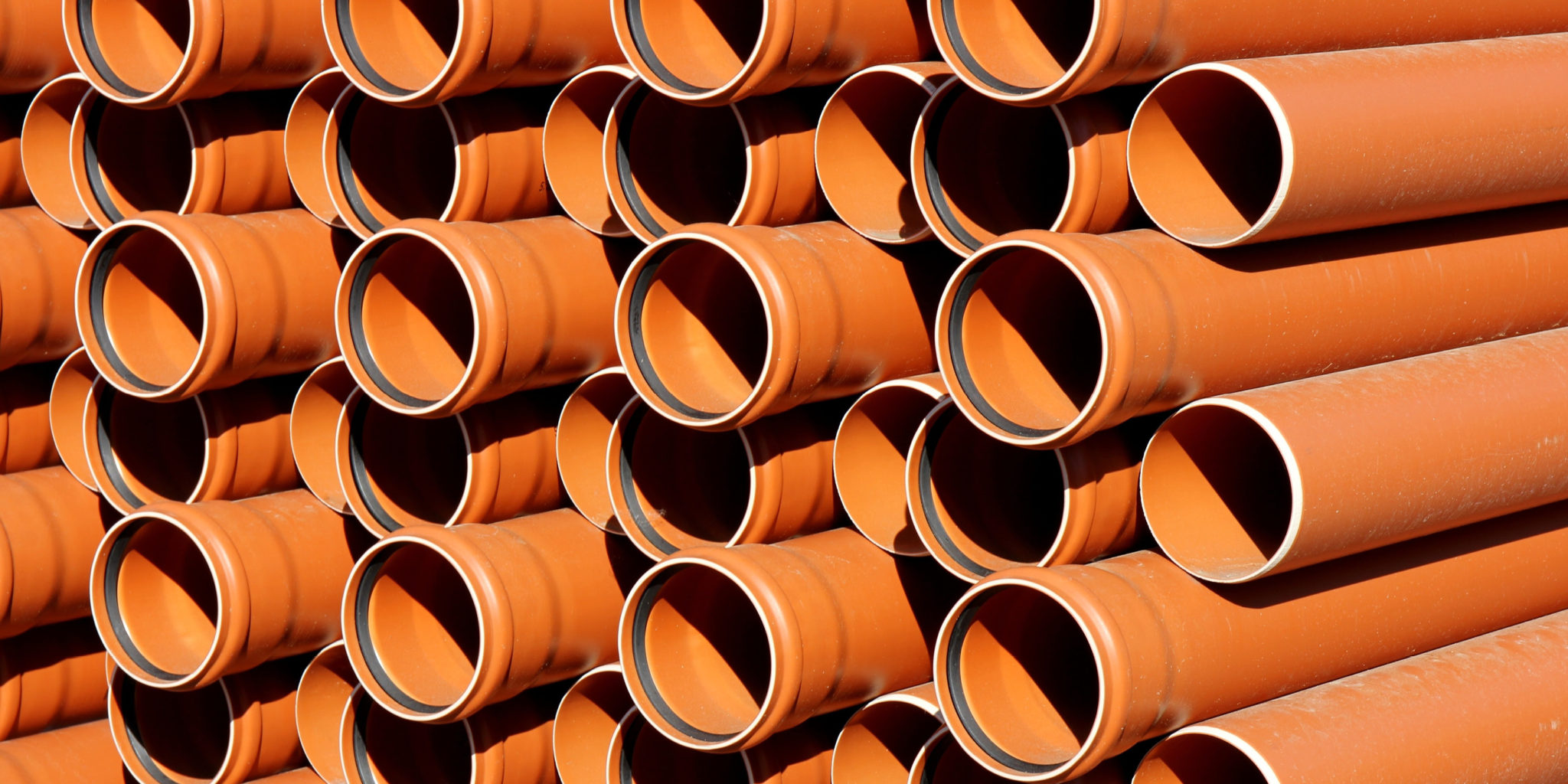 Economical coloring of PVC pipes and fittings with fine granulate ...